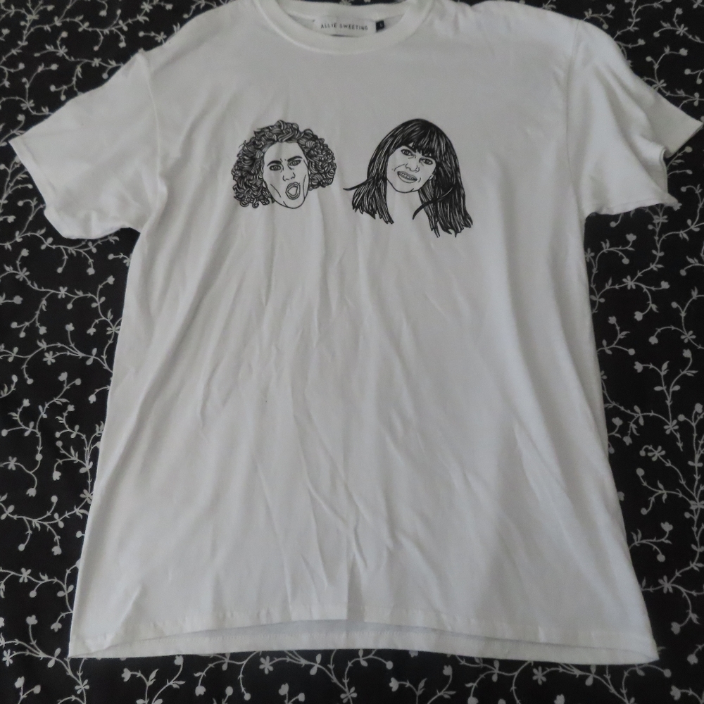 Allie Sweeting The Abbi And Ilana Tee Tshirt L Unisex - Gem